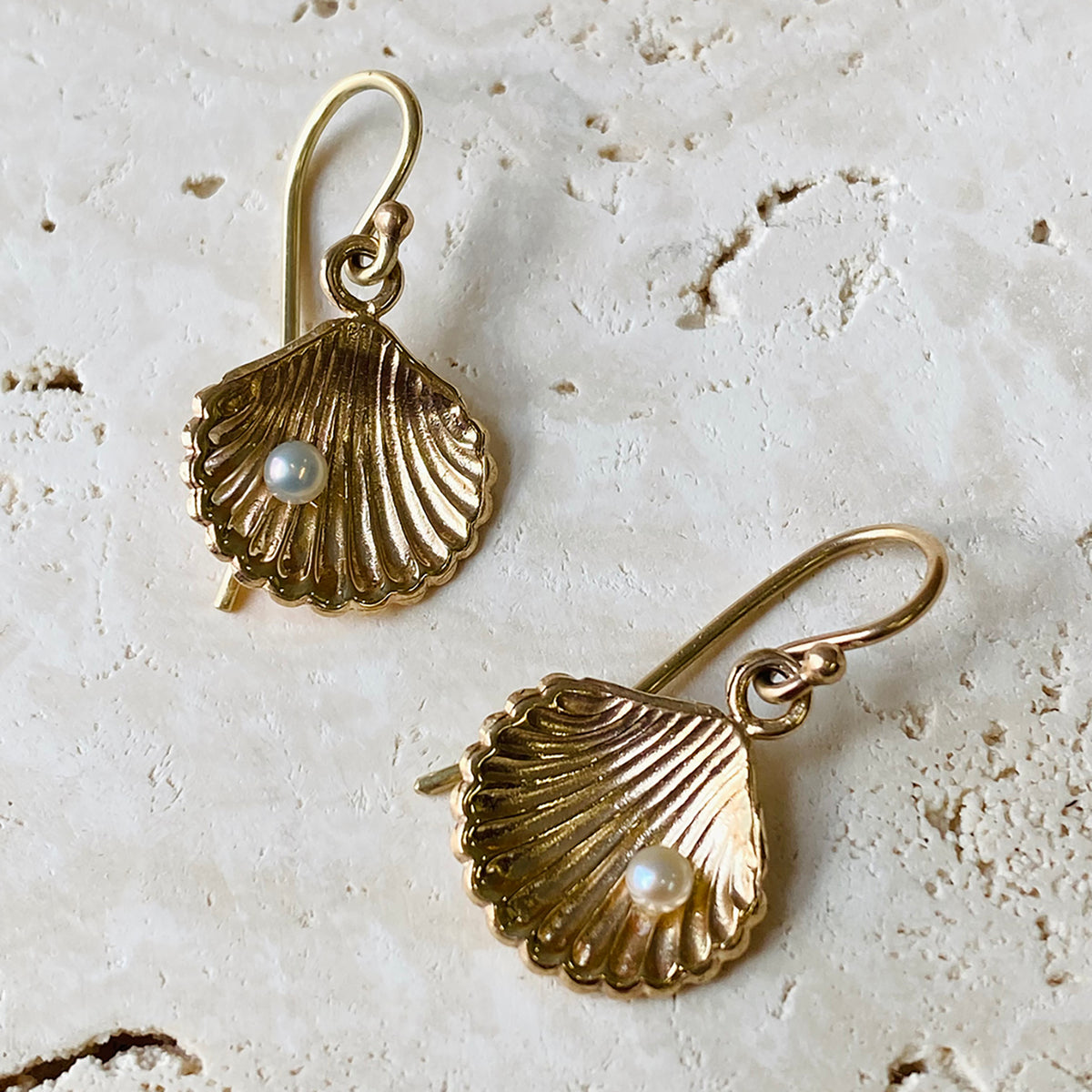 Small Scallop Shell Earrings with Freshwater Pearl ~ Yellow Gold ...